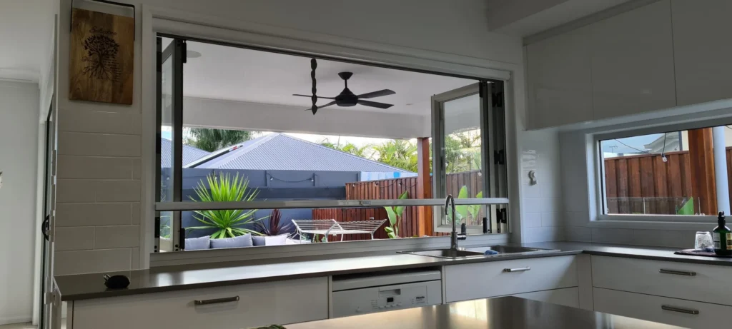 Retractable Fly Screens Gold Coast | Screen And Blind Master